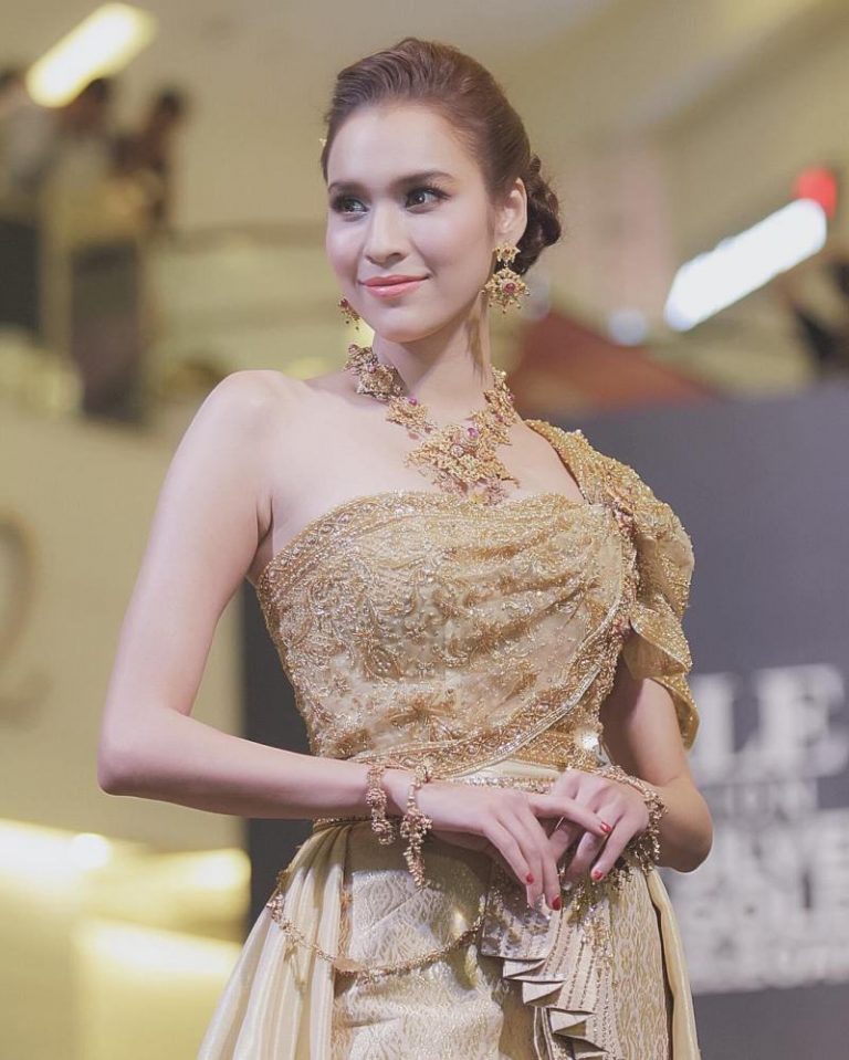 Finale Wedding Studio Collection 2016 - Thai Sirens