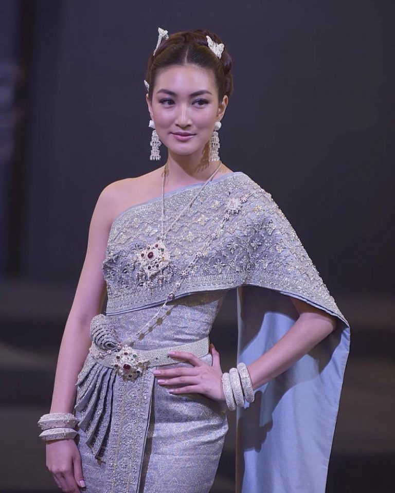 Finale Wedding Studio Collection 2016 - Thai Sirens